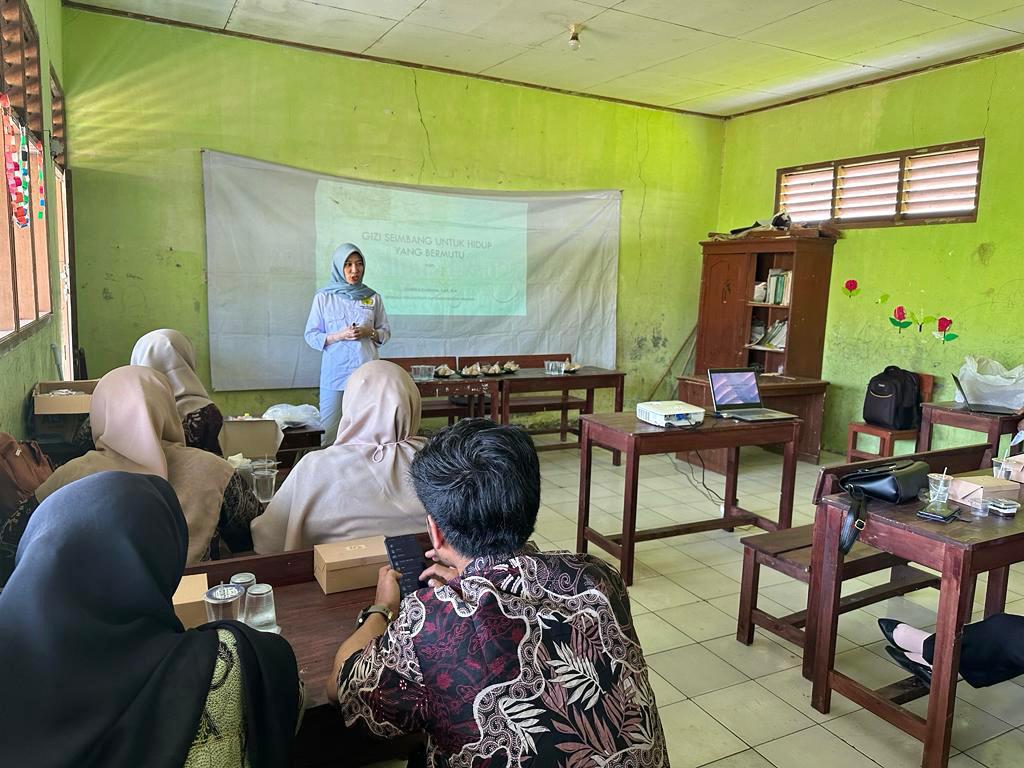 LPM mengadakan PKM dengan memberikan pelatihan pada para guru di ...